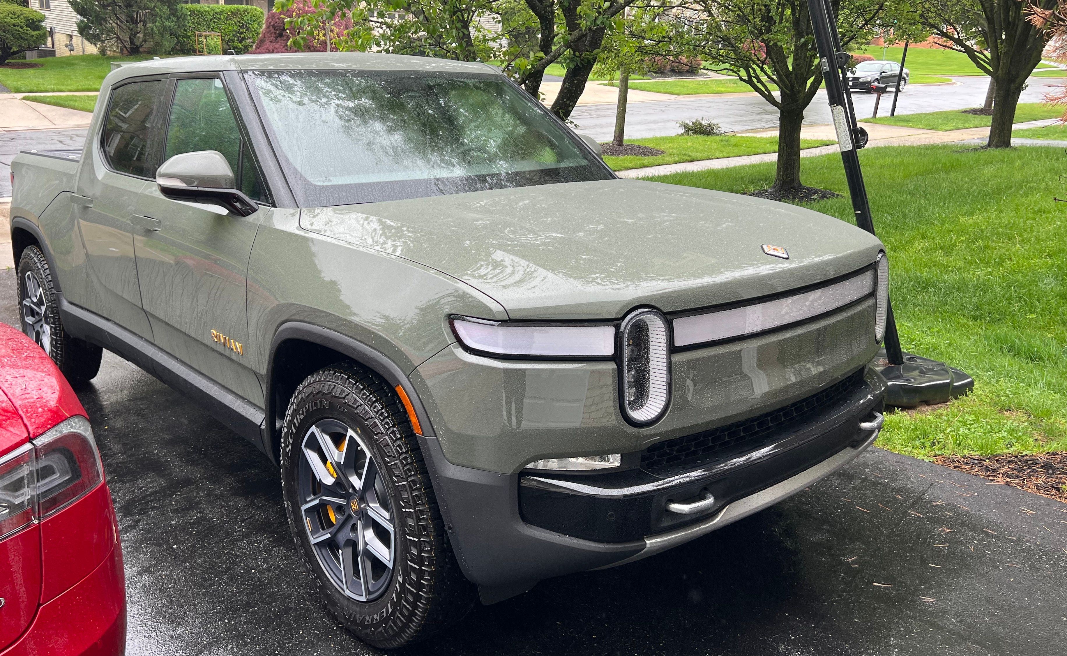 2022 Rivian R1T Launch Edition / Launch Green / ID: 22 | OnlyEV